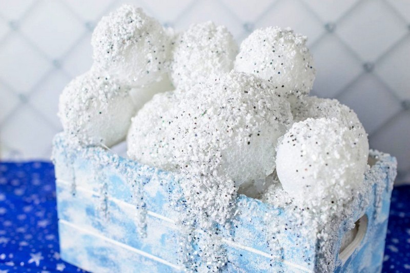 30 DIY Faux Snowballs That Are Very Joyful - Susie Harris