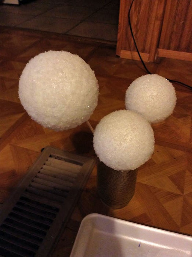 30 DIY Faux Snowballs That Are Very Joyful - Susie Harris