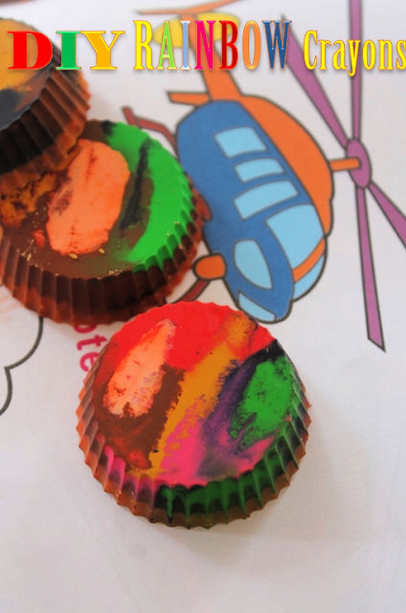 33 Easy To Make DIY Rainbow Crayons - Susie Harris