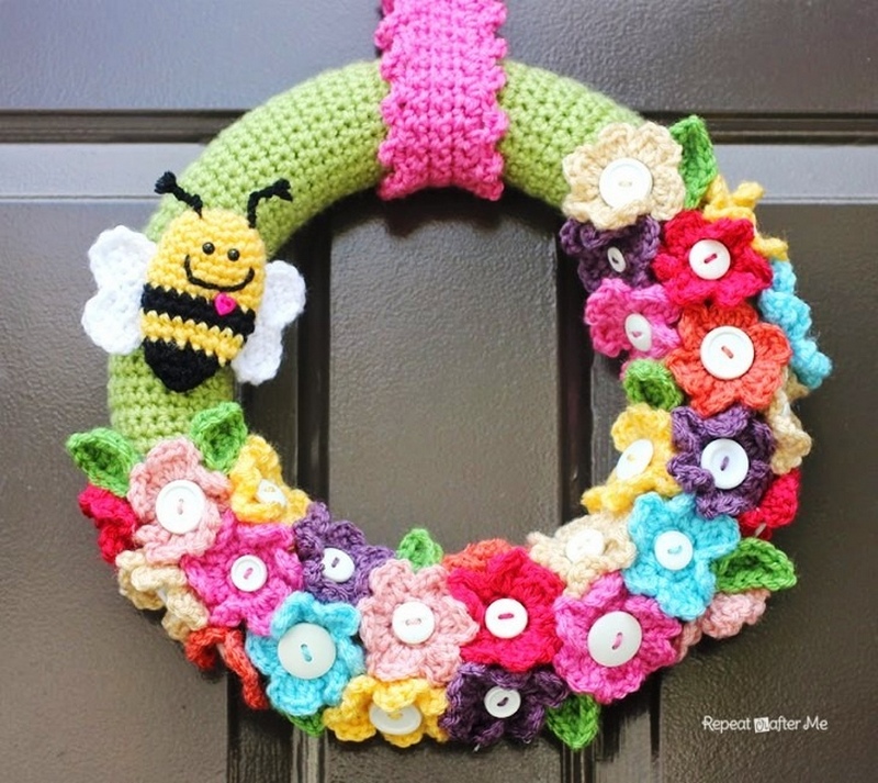 20 Easy & Free Crochet Wreath Patterns - Susie Harris