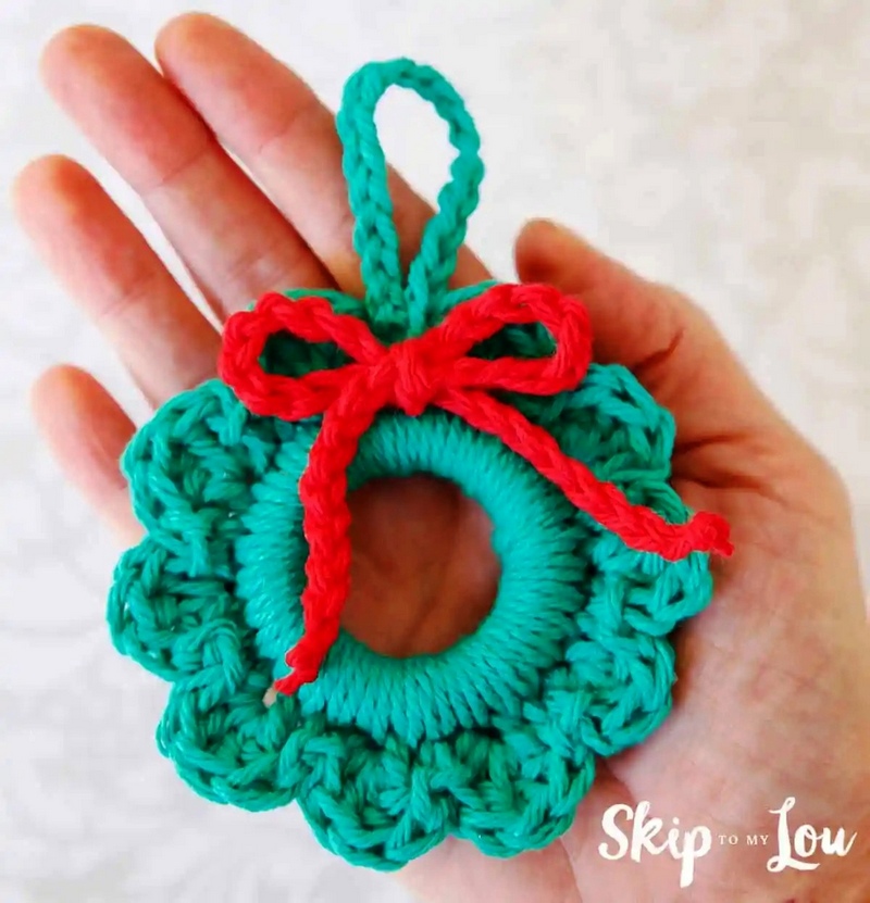 20 Easy & Free Crochet Wreath Patterns - Susie Harris