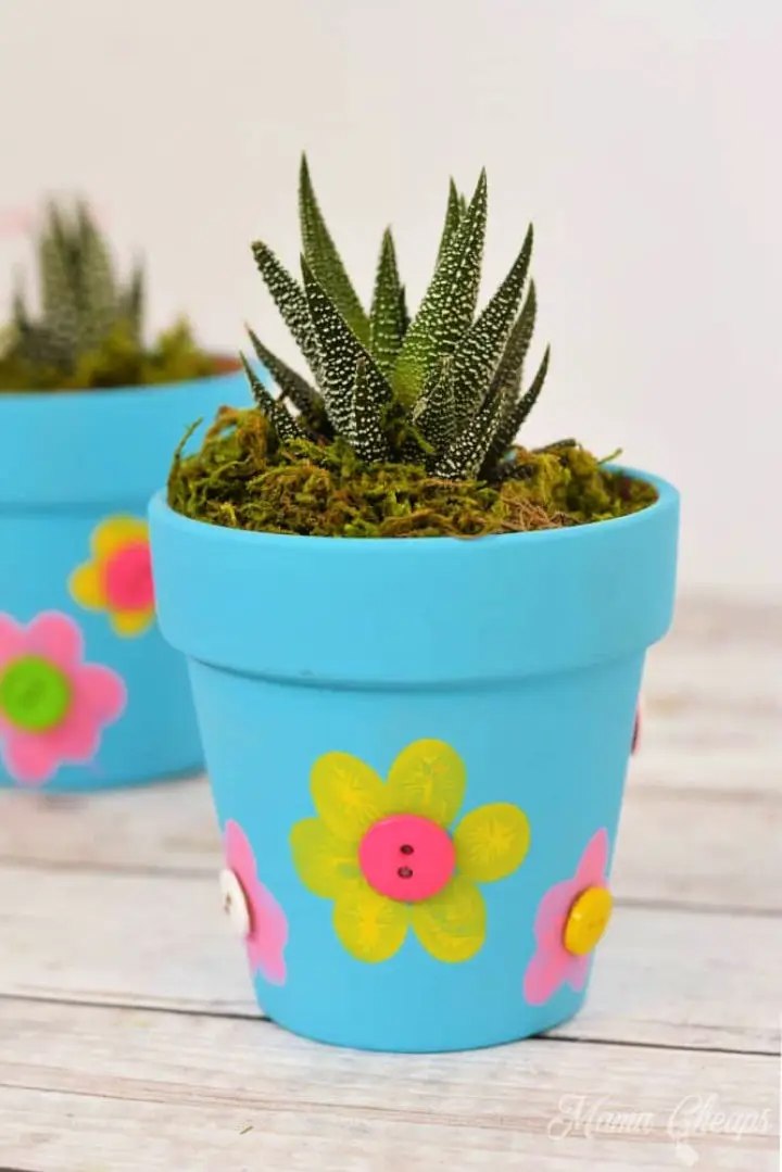 16 Small DIY Clay Pot Crafts For Beginners - Susie Harris