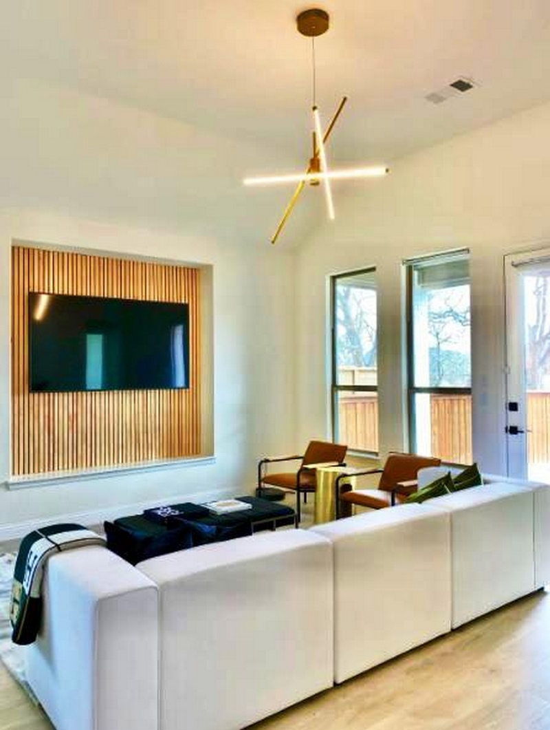 30 DIY Slatwall Projects That Are Free - Susie Harris