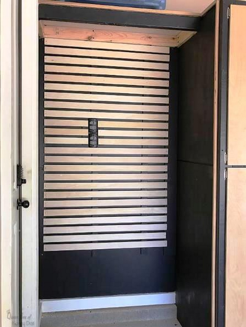 30 DIY Slatwall Projects That Are Free - Susie Harris