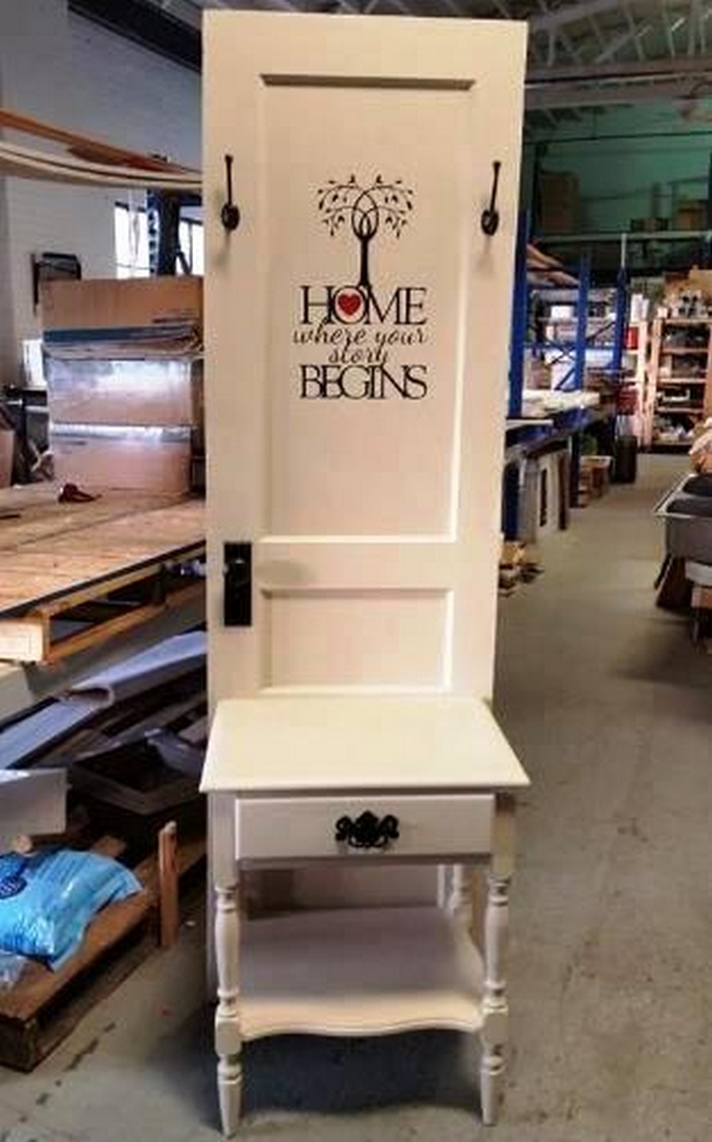 25 DIY Hall Tree Projects That Are Useful - Susie Harris