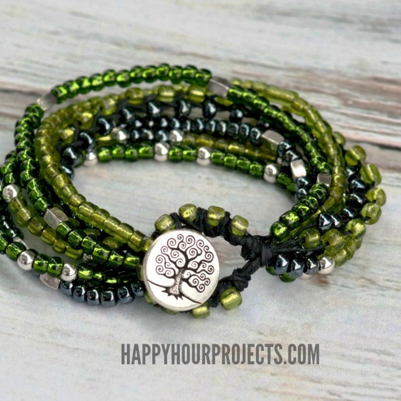 15 Heishi Beads Bracelet Ideas That Are DIY - Susie Harris