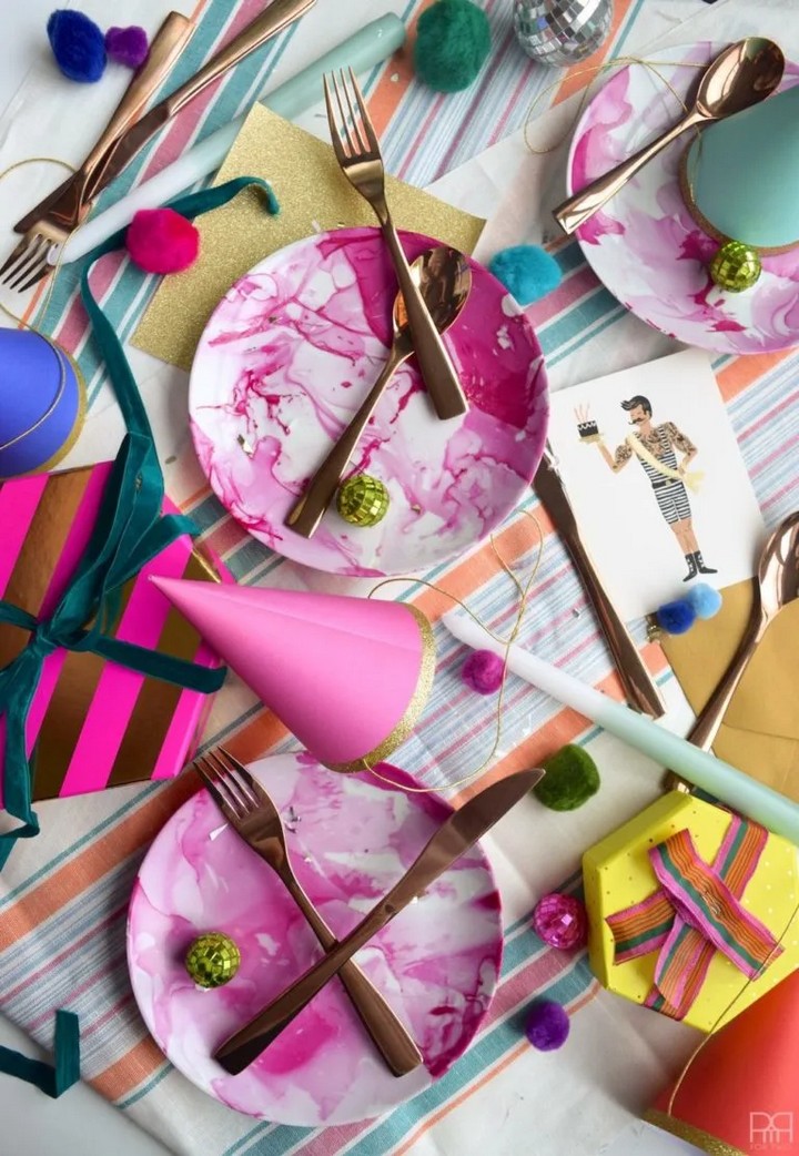 18 DIY Decorate Plates Ideas - Susie Harris Blog