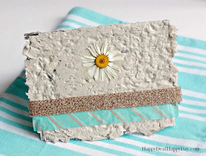 26 DIY Newspaper Crafts And Projects - Susie Harris